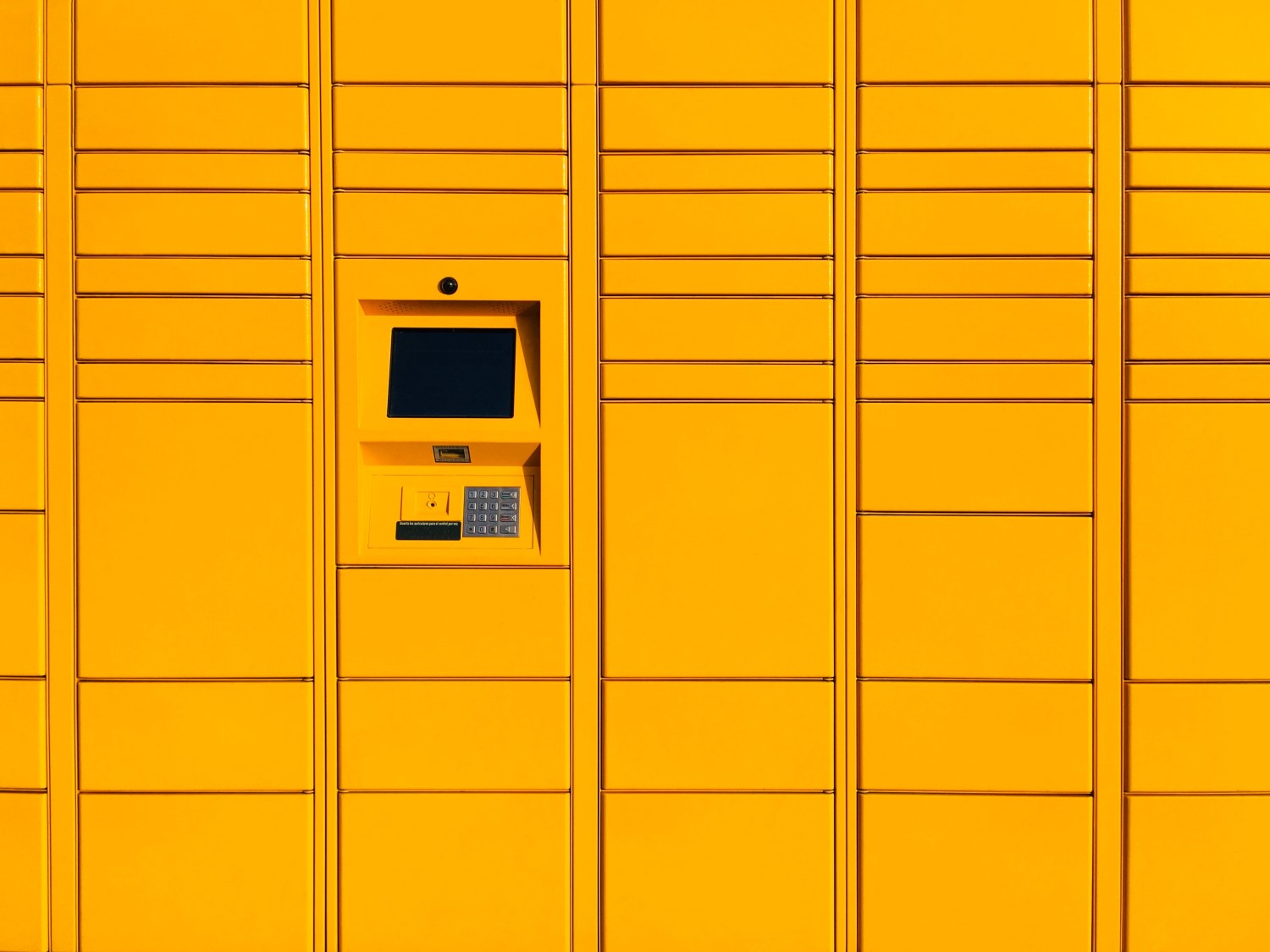 How does Amazon Locker work?